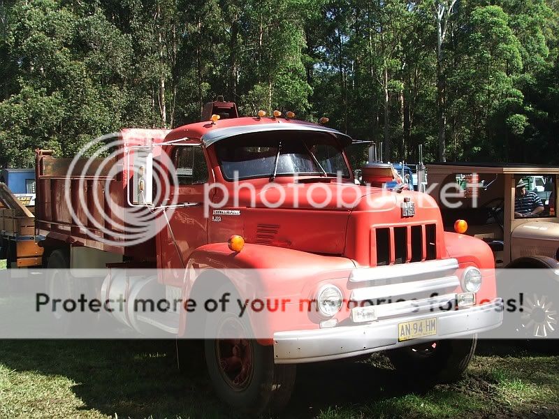 International R190 - Historic Commercial Vehicle Club of Australia